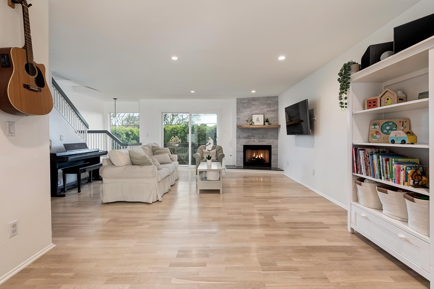 Kristen Partipilo - 11542 Burbank Blvd, Unit 10, North Hollywood - Compass