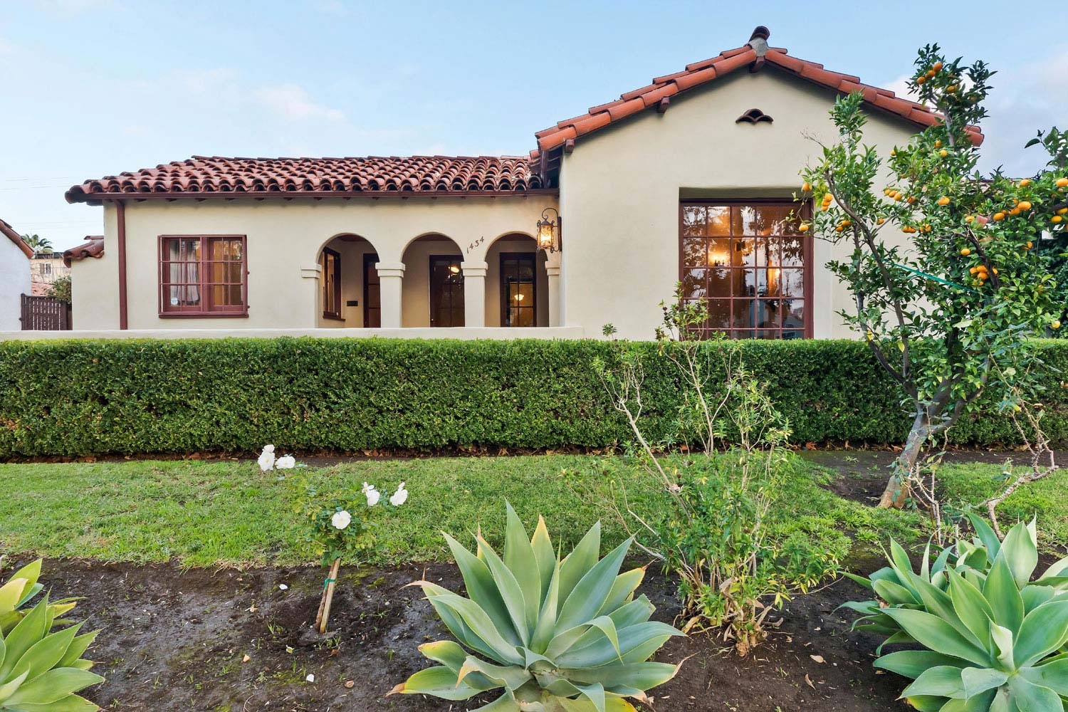 Alexandria Jack - 1434 Stearns Drive, Los Angeles - COMPASS