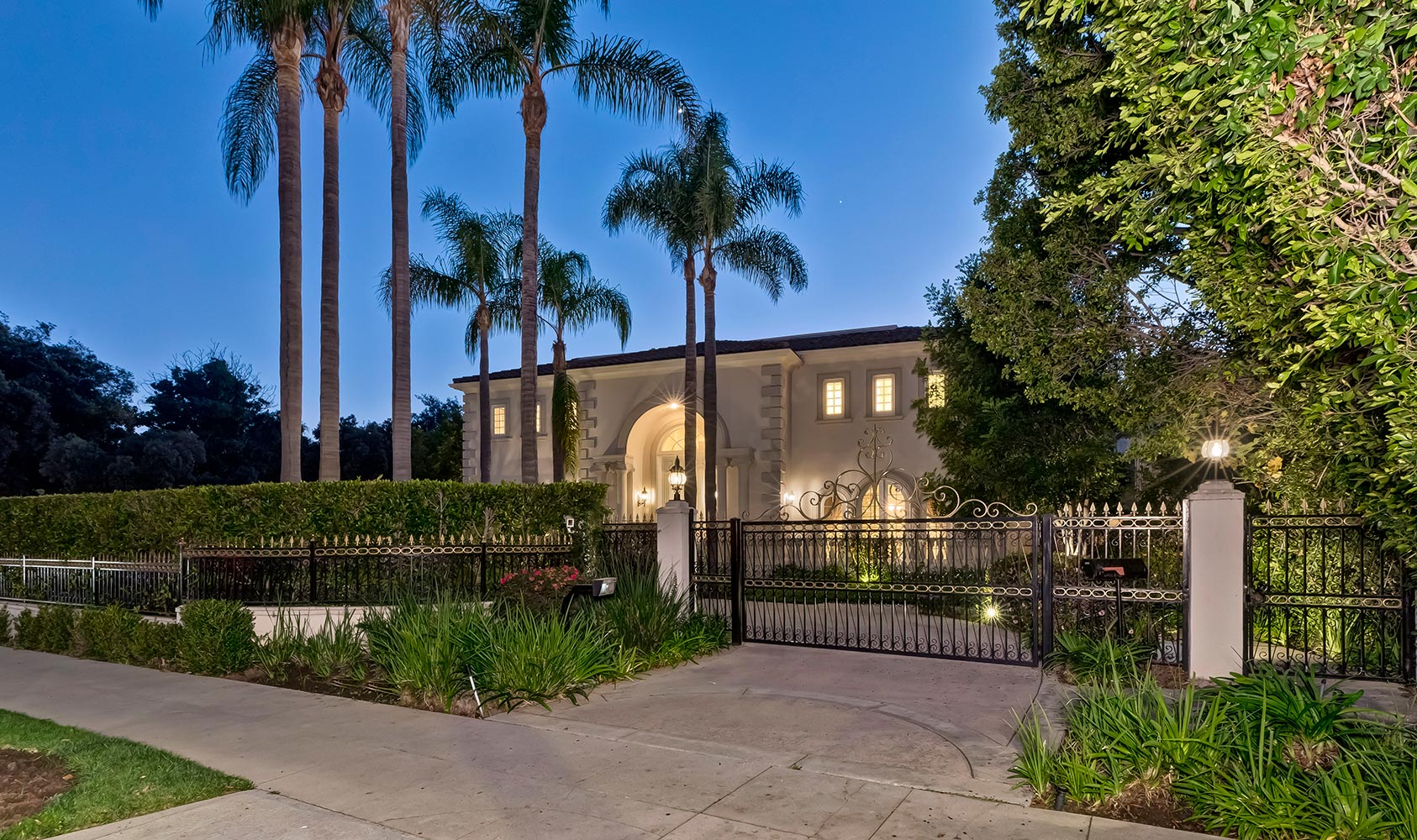 Michael J. Libow - 701 North Beverly Drive, Beverly Hills - Compass