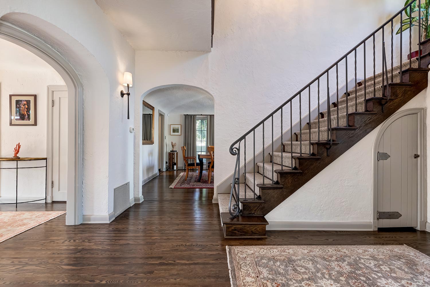 Loren Dunsworth - 829 Keniston Avenue, Los Angeles - Compass